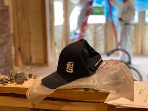 Demo: Spritzer polyurethane spray foam system from FSI